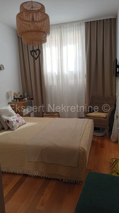 Split, Brda, Bila idra, jednosoban stan 50m2,vrt 22m2, jug (prodaja)