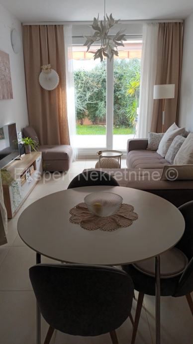 Split, Brda, Bila idra, jednosoban stan 50m2,vrt 22m2, jug (prodaja)