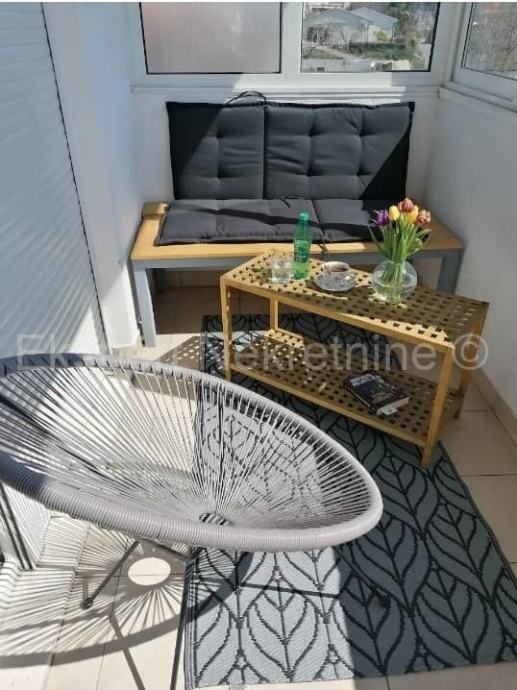 Split,Brda,dvosoban stan 70m2 na četvrtom katu,uređen i održavan (prodaja)