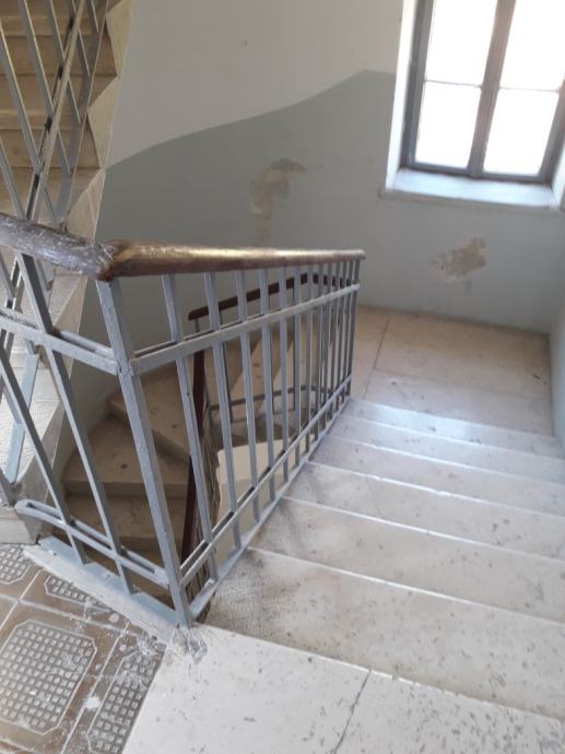 Split/Centar- blizina HNK-72 m2*** (prodaja)