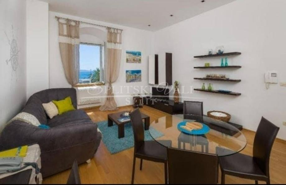 Split, Centar: jednosoban stan na rivi odmah useljiv (iznajmljivanje)