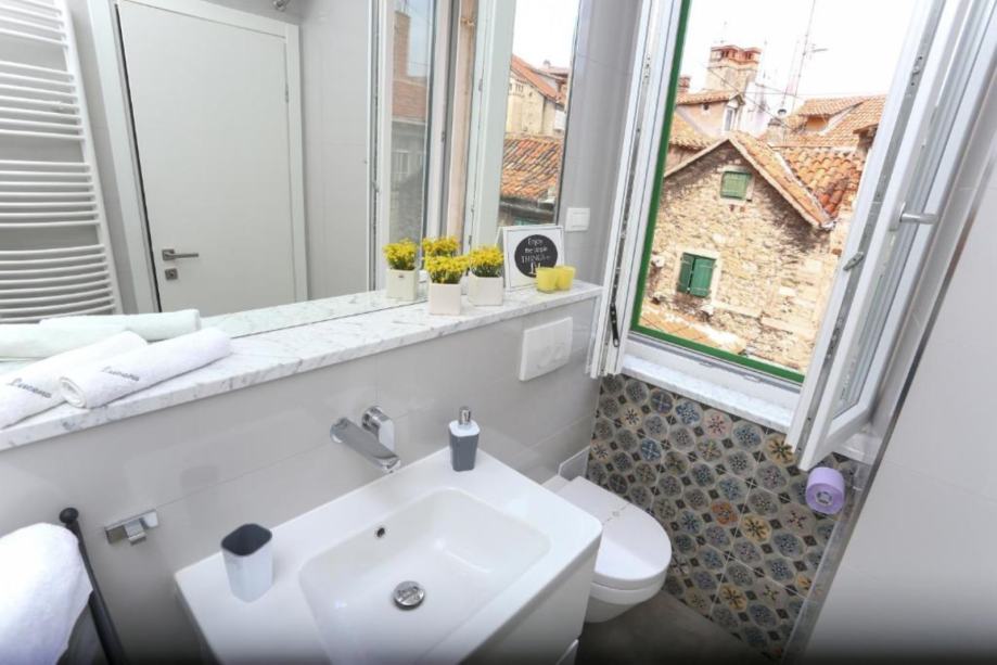 Split, Centar - renoviran jednosobni stan 45 m2, super lokacija (prodaja)