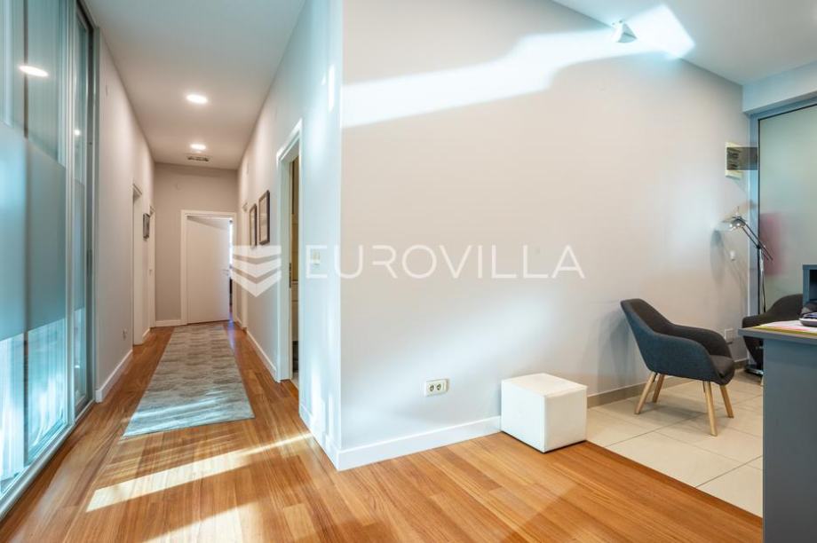 Split, Firule, reprezentativan ured na odličnoj lokaciji - 128 m2, pro ...