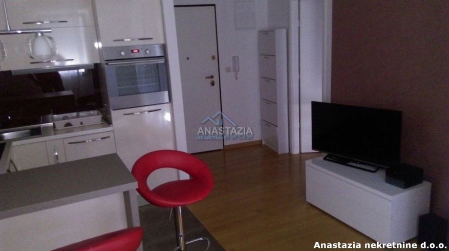 SPLIT PAZDIGRAD (NOVOGRADNJA) JEDNOSOBAN MODERNO UREĐEN STAN ...