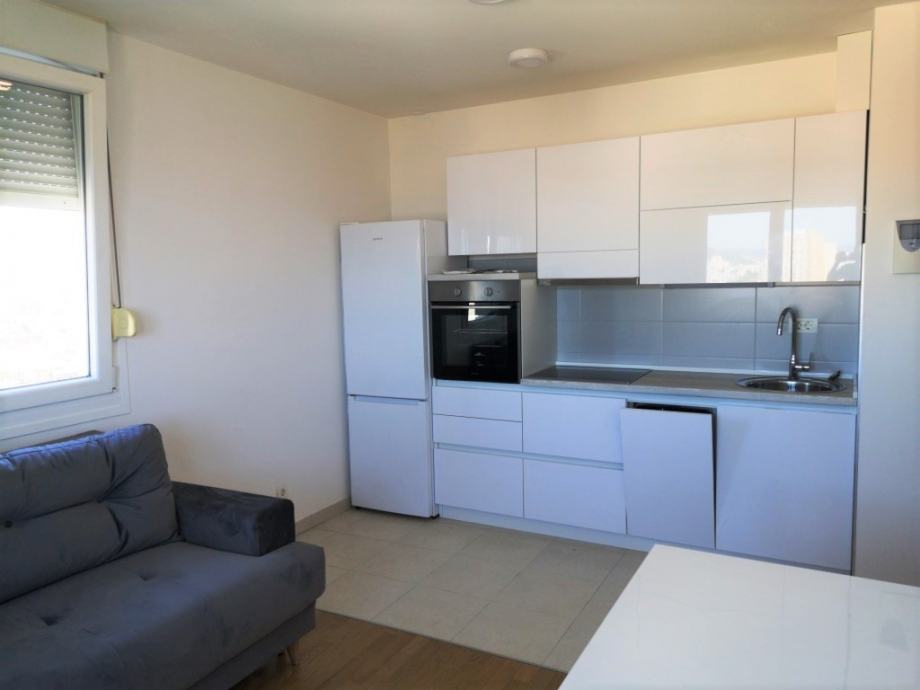 Split, Poljička cesta, 1-s stan, 35m2 + garažno mjesto- 400 EUR ...