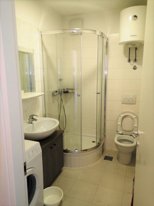 Split, Poljička cesta, 1-s stan, 35m2 + garažno mjesto- 400 EUR ...