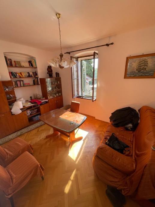 SPLIT, RADUNICA, DVOSOBAN 48M2, IZVRSTAN ZA TURIZAM I ŽIVLJENJE (prodaja)