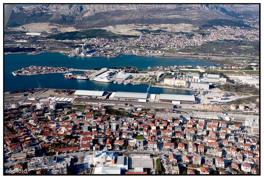 NAJAM SPLIT STINICE, VIŠENAMJENSKI POSL.PR. S VIŠE PARKIRNIH MJESTA ...