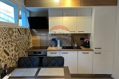 Split - Novo na tržištu!Jednosoban potpuno uređen stan 32m2 na Firule (prodaja)