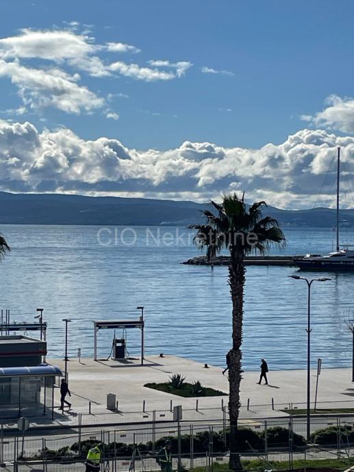 Split, Zapadna obala, stan 101,10 m2, 1.red do mora, prodaja (prodaja)