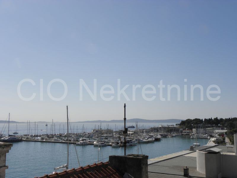 Split, Zapadna obala, stan 101,10 m2, 1.red do mora, prodaja (prodaja)