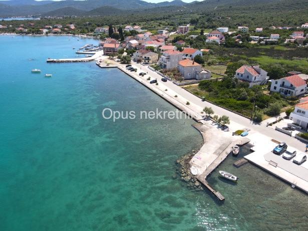 SRESER, PELJEŠAC- kuća s okućnicom uz more (video) (prodaja)