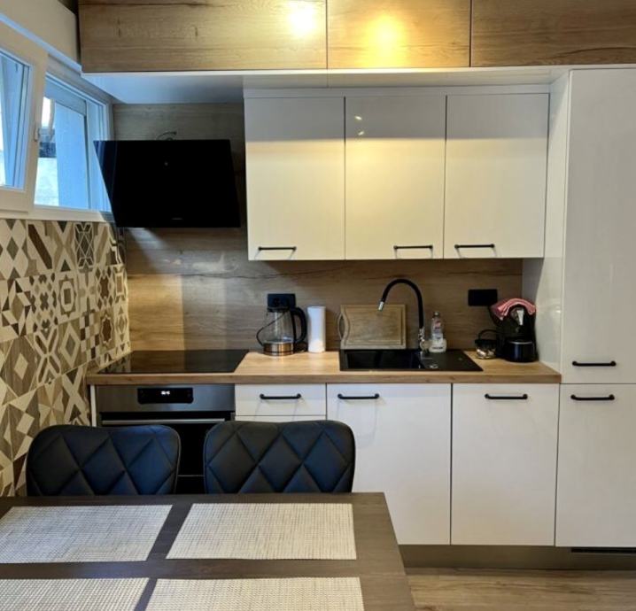 Sta, Split,1soban, 32m, blizina plaze, bolnice, grada (prodaja)