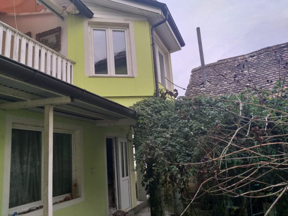 Stambeno-poslovni objekt u centru Koške (prodaja)