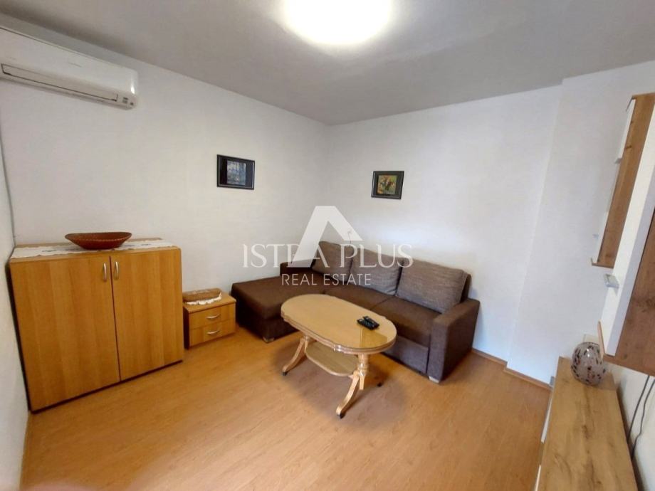 Stan na 2. katu, 200m od mora - Červar Porat (prodaja)