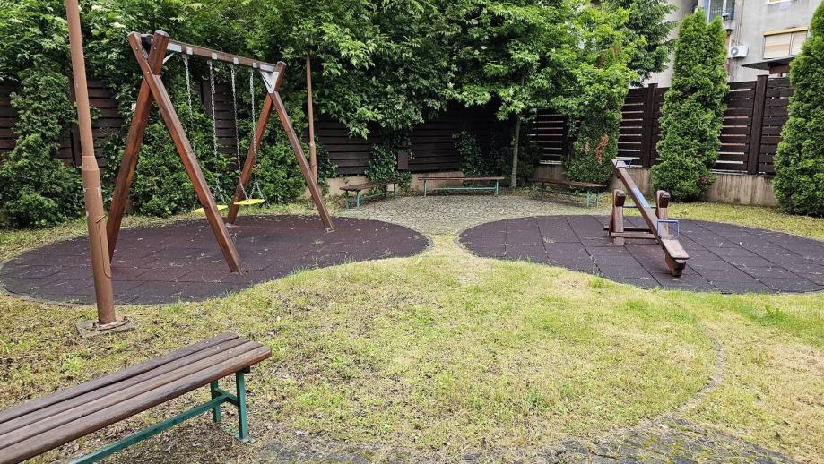 Stan 42 m2 plus galerija 9m2, garaža, Ul. grada Mainza (prodaja)