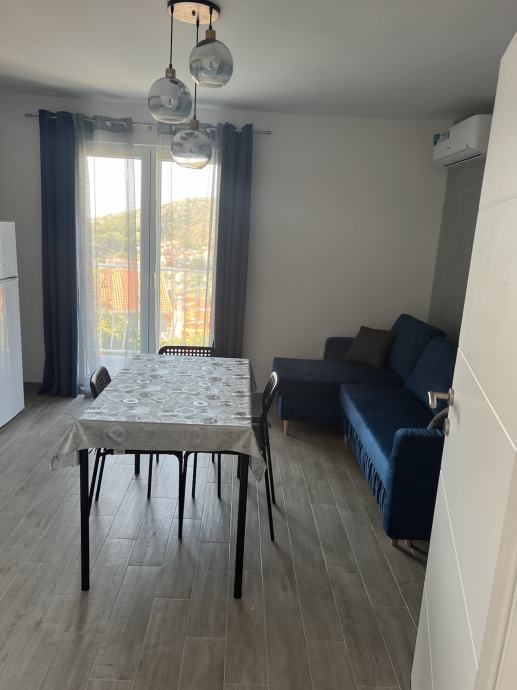 Stan 45 m2 (iznajmljivanje)