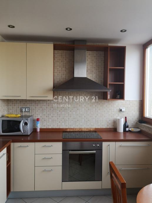 Stan 70 m2, Vukovarska, 7. kat (prodaja)