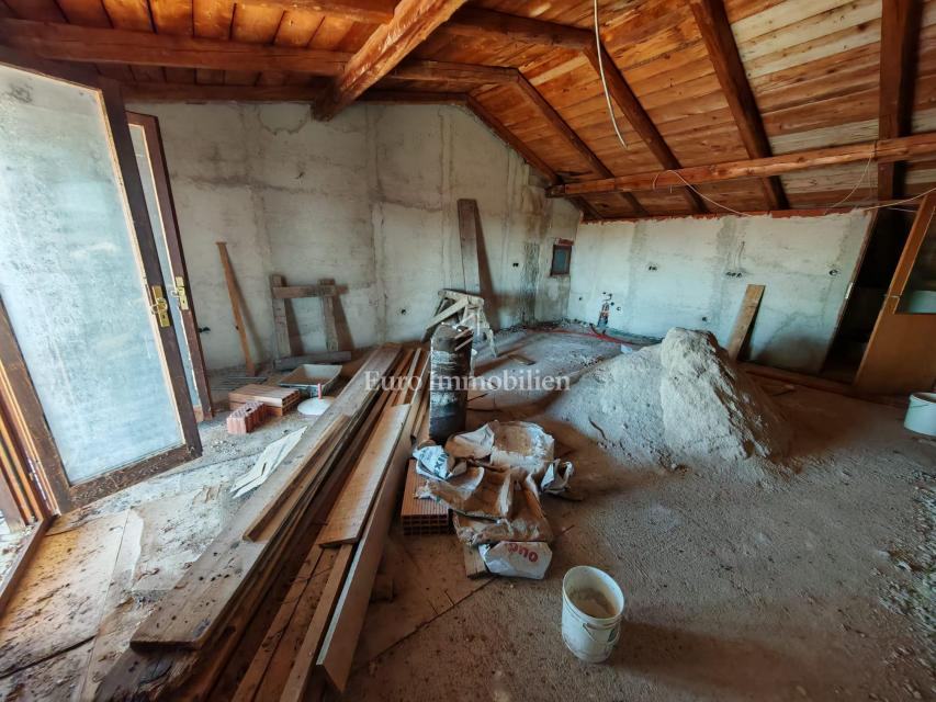 Stan za adaptaciju 81m2 (prodaja)