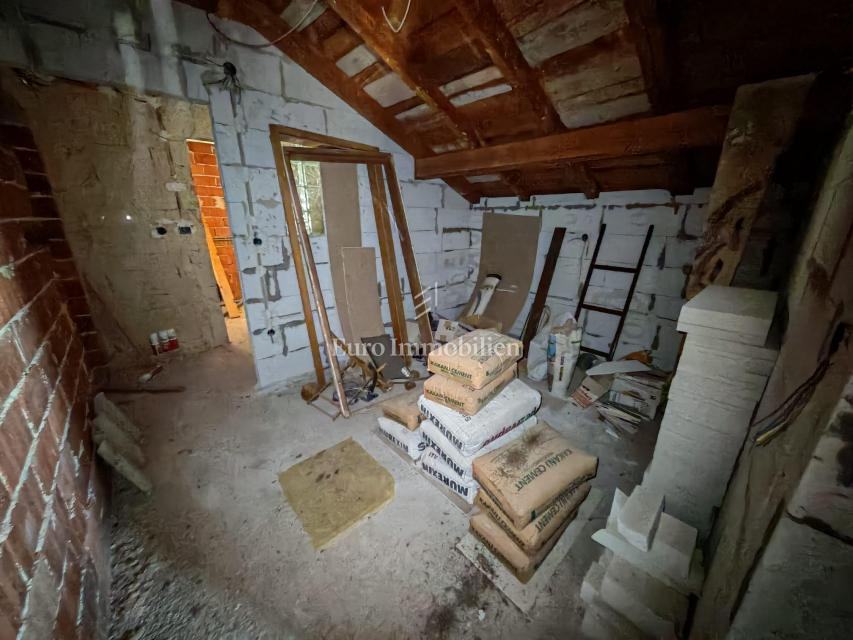 Stan za adaptaciju 81m2 (prodaja)