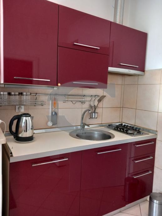 STAN CENTAR, 30 M2, 119.000 EUR/KN (prodaja)