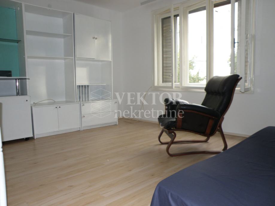 Stan, Donja Vežica, 44m2, 2-soban, peterokatnica (prodaja)