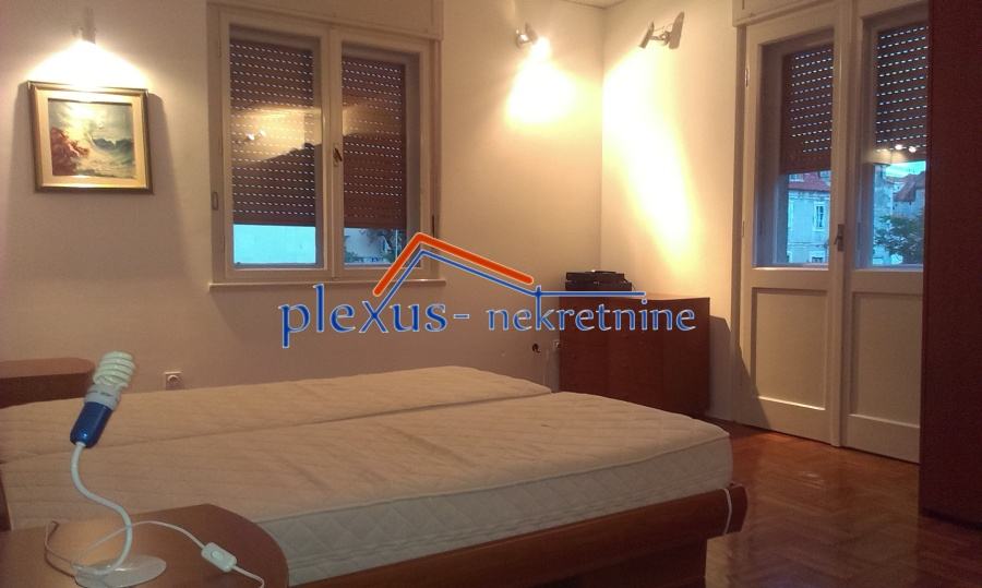 Stan: SPLIT - GOSPODSKI STAN U CENTRU GRADA 130 m2 (prodaja)