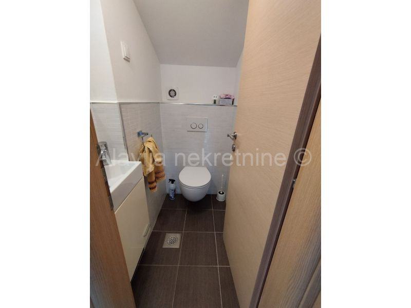 STAN U GRUŽU 83 m2 – zgrada je novije gradnje 2017 g. (prodaja)