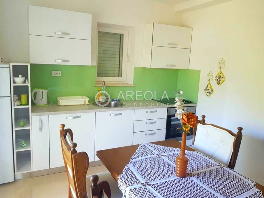 Kaštel Gomilica - Dvosoban stan, 50 m2 (iznajmljivanje)