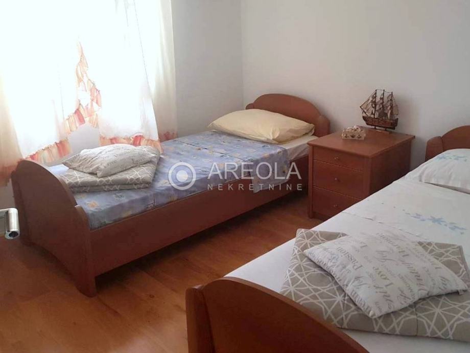 Kaštel Gomilica - Dvosoban stan, 50 m2 (iznajmljivanje)