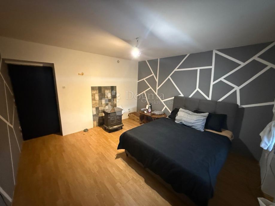 STAN LIČKI OSIK GOSPIĆ (prodaja)