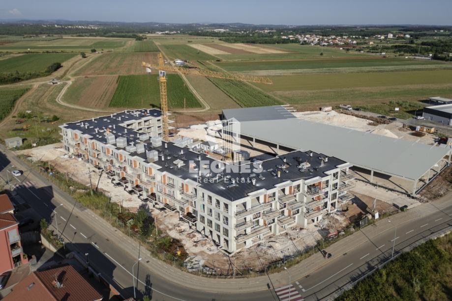 Stan s liftom u Umagu u kvalitetnoj novogradnji (prodaja)