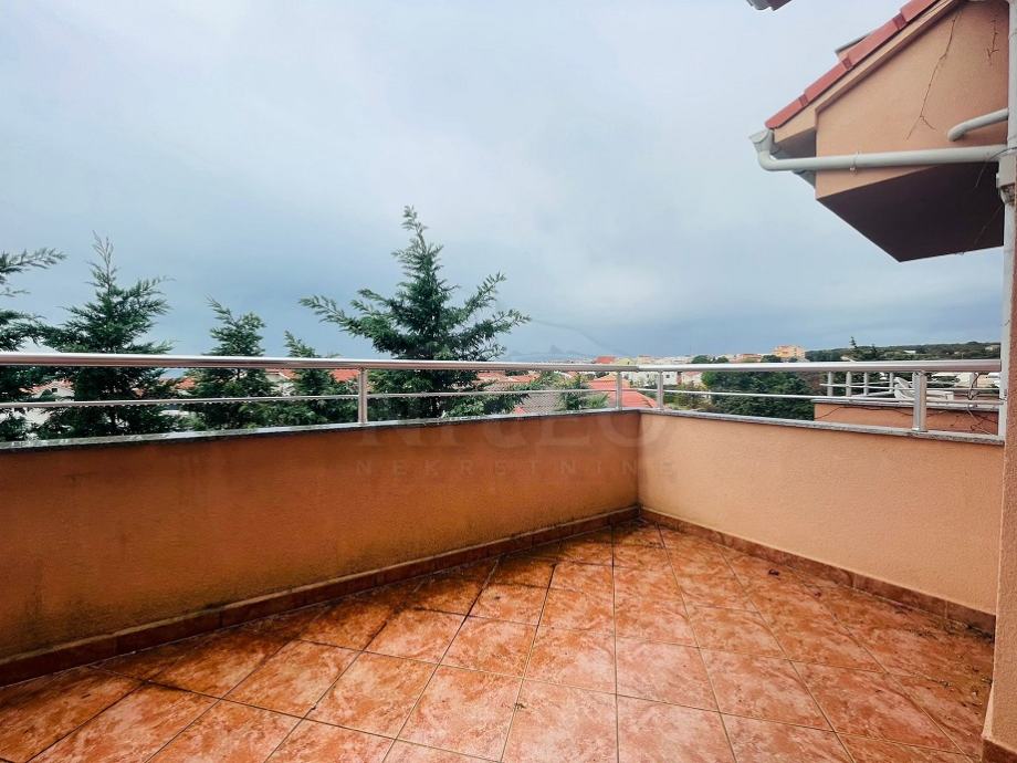 Stan: Novalja, 37.00 m2, 2-sob, velika terasa, pogled (prodaja)