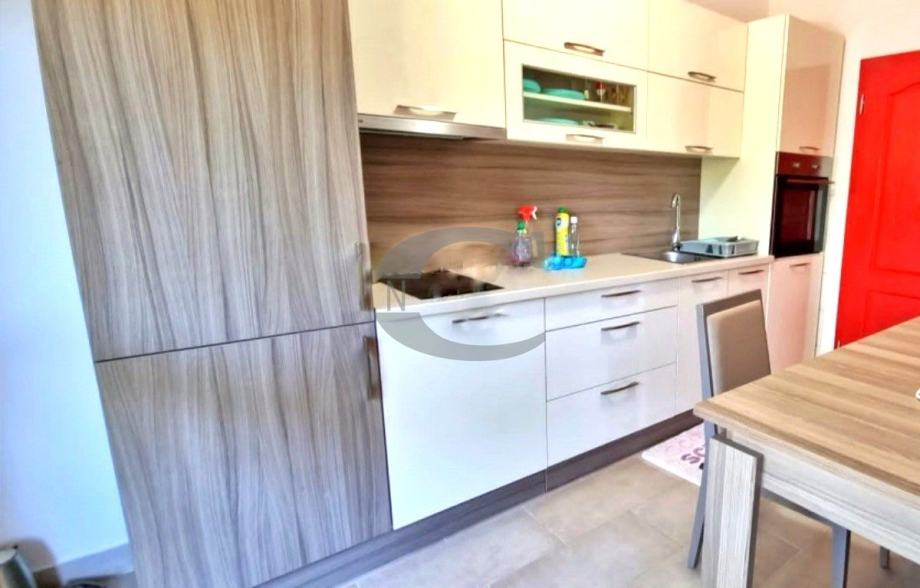 STAN S OKUĆNICOM KLIMNO, 56 M2 (prodaja)