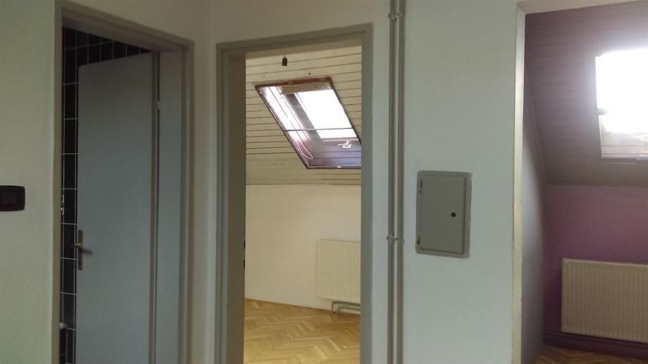 Stan (120 m2) u centru Osijeka sa vlastitim dvorištem!!!!!! (prodaja)