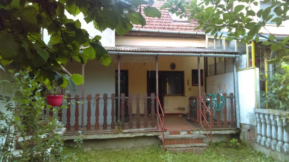 Stan (120 m2) u centru Osijeka sa vlastitim dvorištem!!!!!! (prodaja)