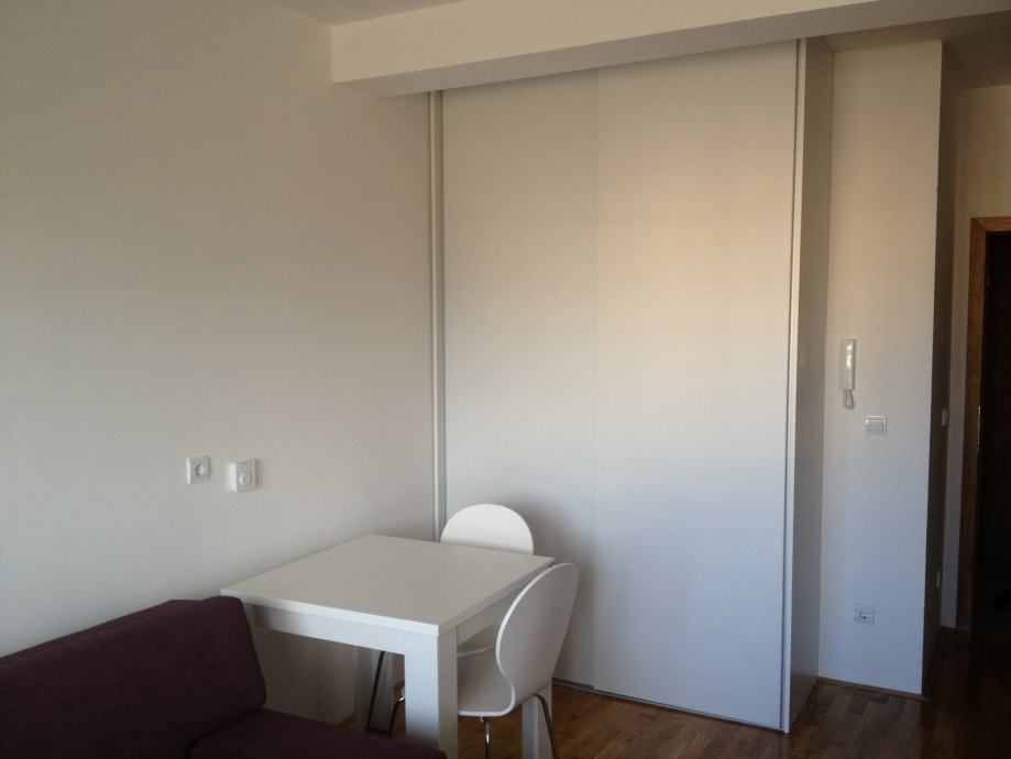 Stan: Osijek, 30 m2 novogradnja (iznajmljivanje)