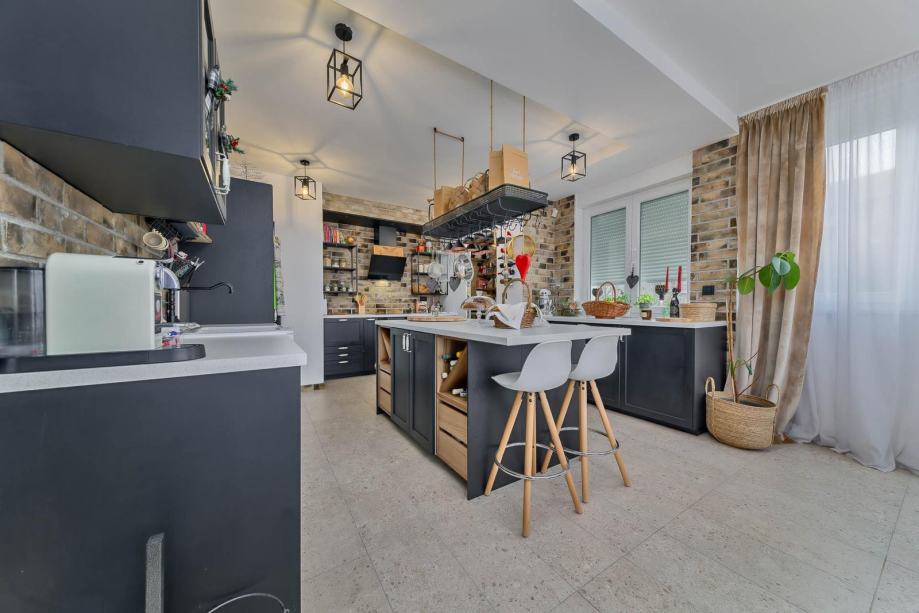 stan za prodaju (prodaja)