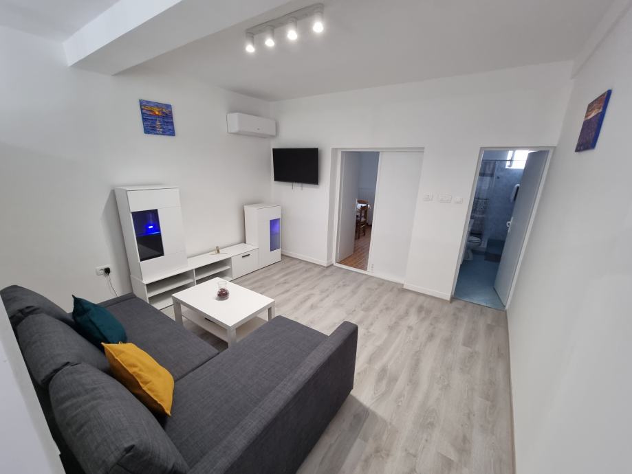 Stan: Pula, 50.00 m2 (iznajmljivanje)