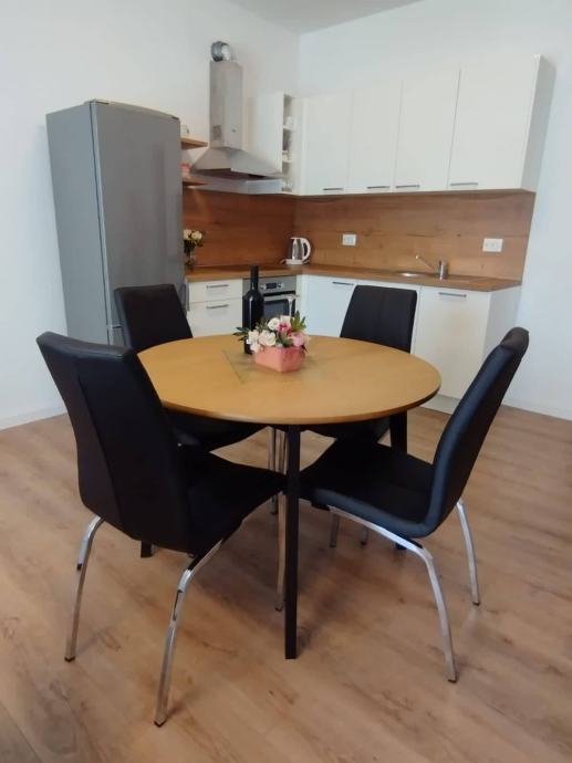Stan: Pula, 50.00 m2 (iznajmljivanje)