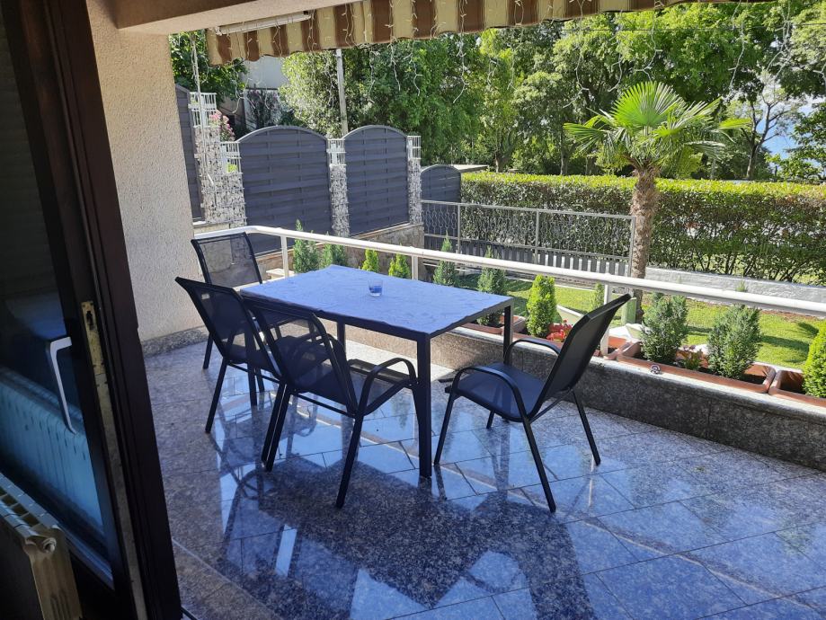 Stan za Radnike - Apartman sa vrtom Rijeka Bivio 60.00 m2 (iznajmljivanje)