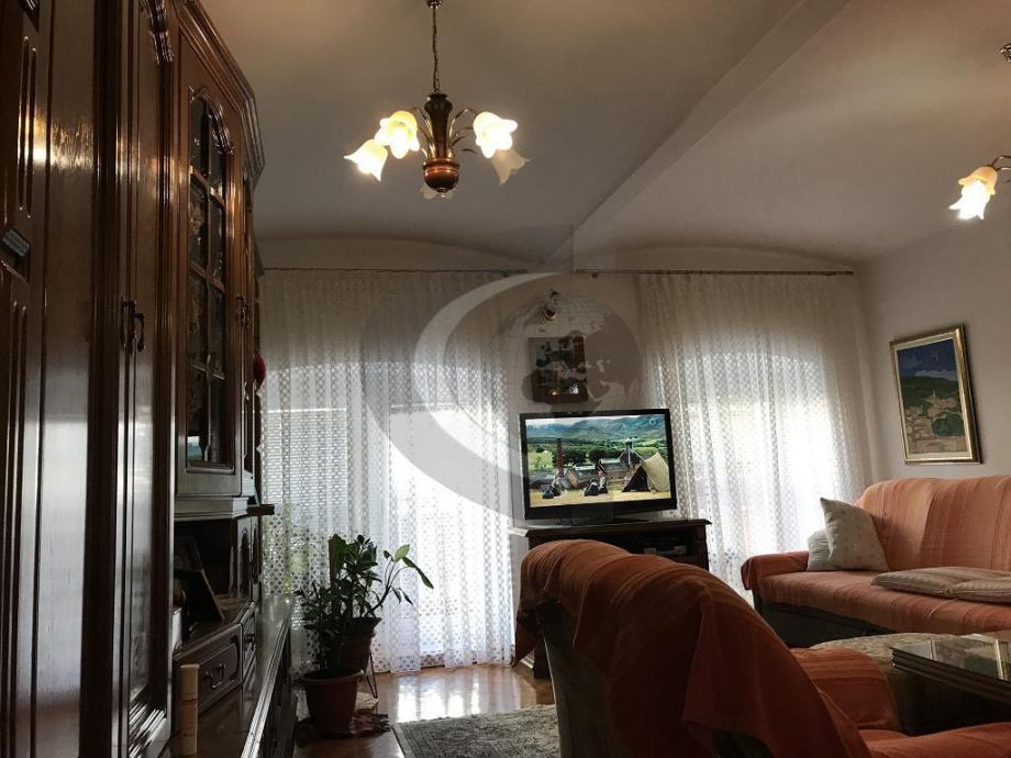 Rijeka Centar gradska tržnica stan 80 m2 1. kat 2S+DB. Novo! (prodaja)