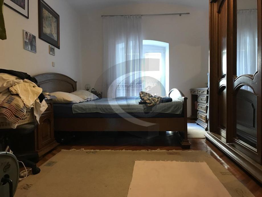 Rijeka Centar gradska tržnica stan 80 m2 1. kat 2S+DB. Novo! (prodaja)