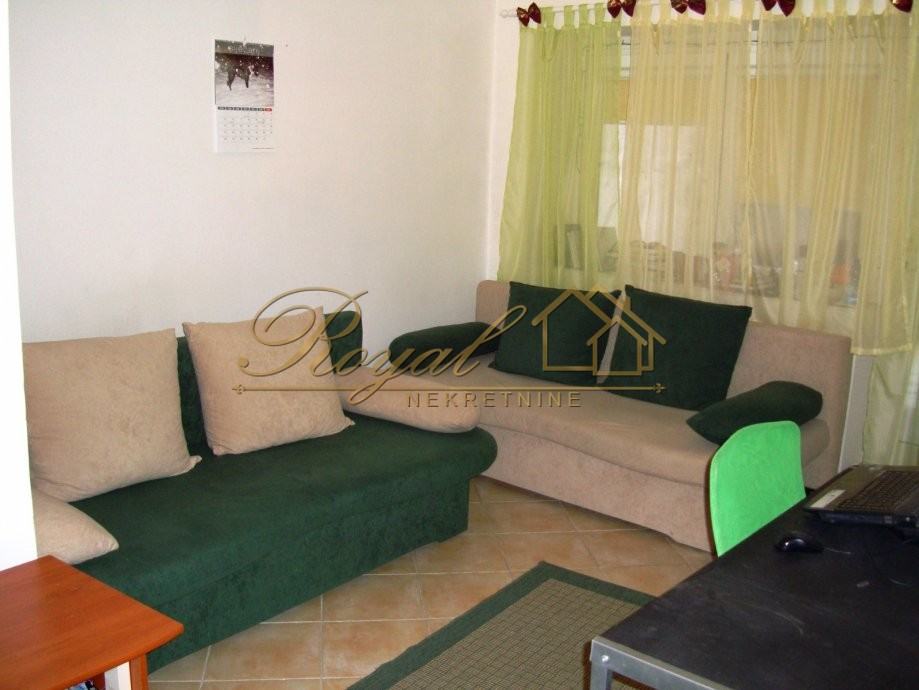 Stan Rijeka Pećine (Piramida) 24.11 m2, potpuno uređen i useljiv (prodaja)