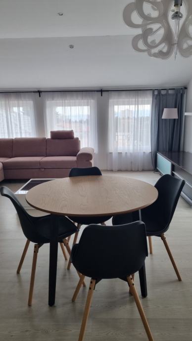 Stan: Rijeka, Trsat, 3S, etaža kuće s odvojenim ulazom (iznajmljivanje)