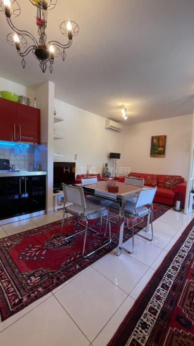 Novi stan u Rovinju, 400m do plaže (prodaja)