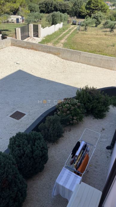 Novi stan u Rovinju, 400m do plaže (prodaja)