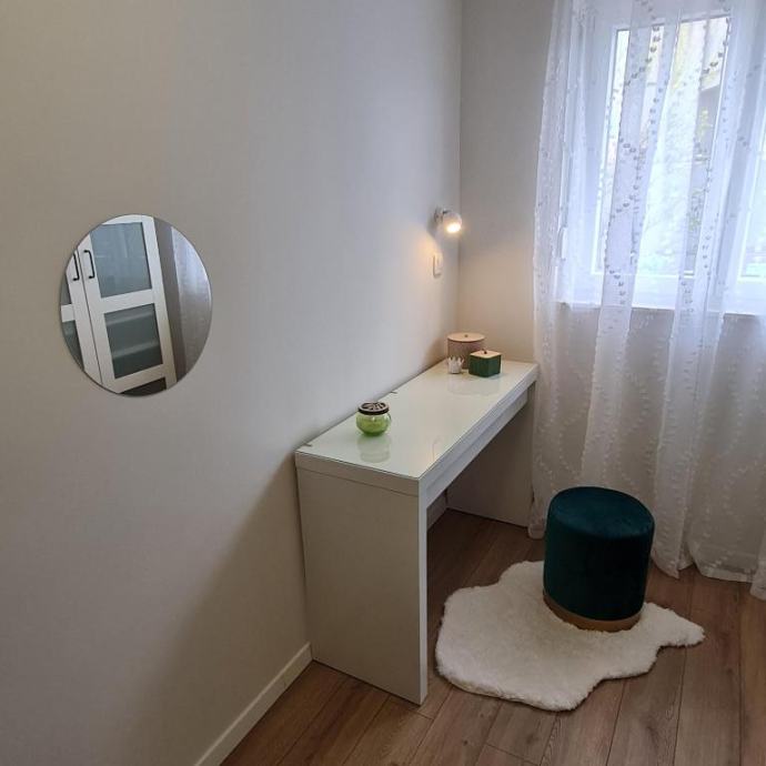 Stan: Sirobuja,Split, 70.00 m2-DVOSOBAN-15.09.-15.06.-JACUZZI ...