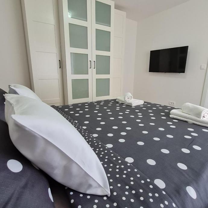 Stan: Sirobuja,Split, 70.00 m2-DVOSOBAN-15.09.-15.06.-JACUZZI ...