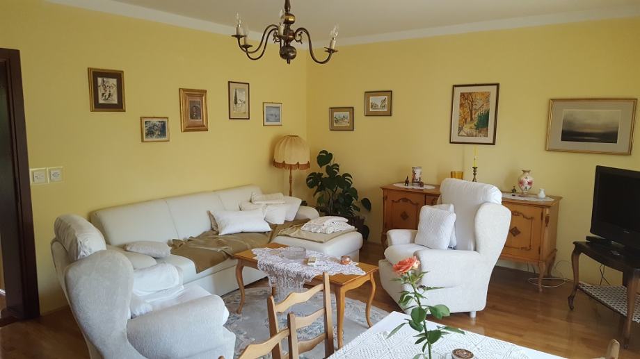 Stan: Split,Meje, 104 m2,vrt,terasa,garaža,parkirng,na duži period ...